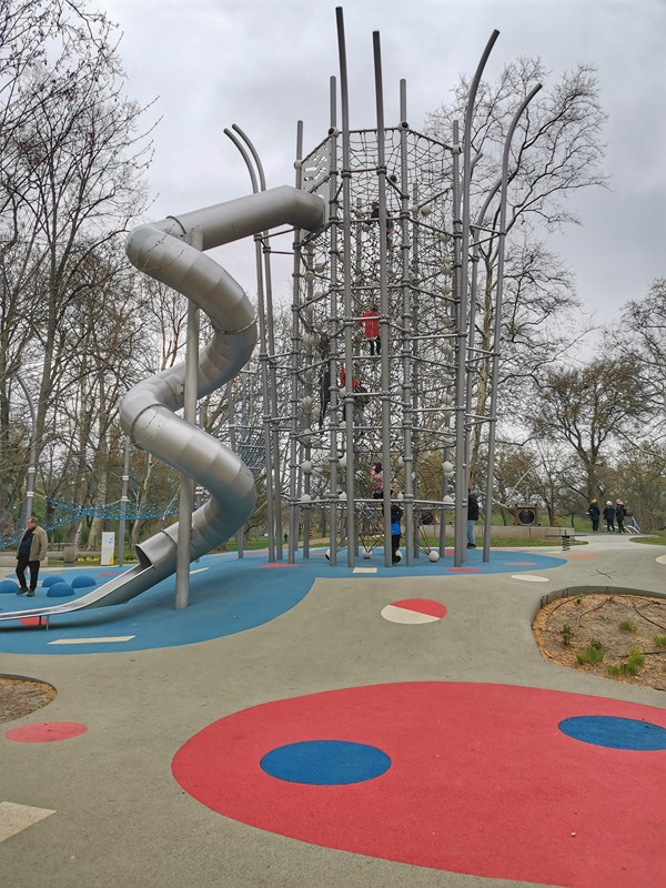 "Baloon playground v Budapešti - ideální zábava pro děti v parku ...