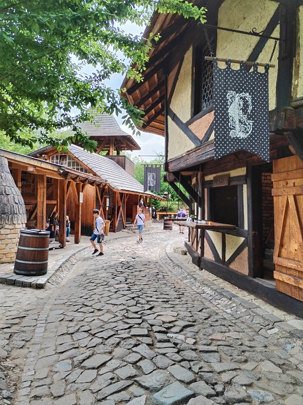 Botanicus Ostrá - centrum řemesel a zahrady :: malivyletnici.cz